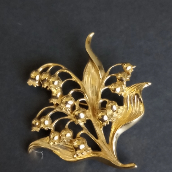 Avon | Jewelry | Vintage Avon Lily Of The Valley Birth Flower Brooch ...